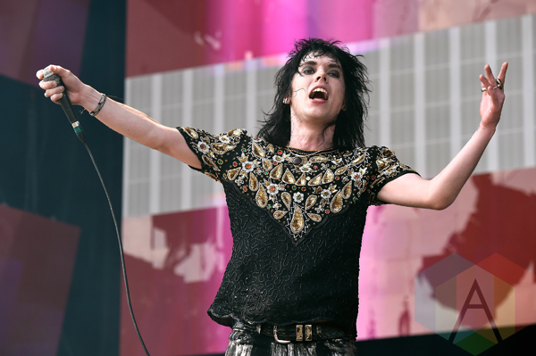 Luke Spiller of The Struts performing at the 2015 Budweiser Made in ...