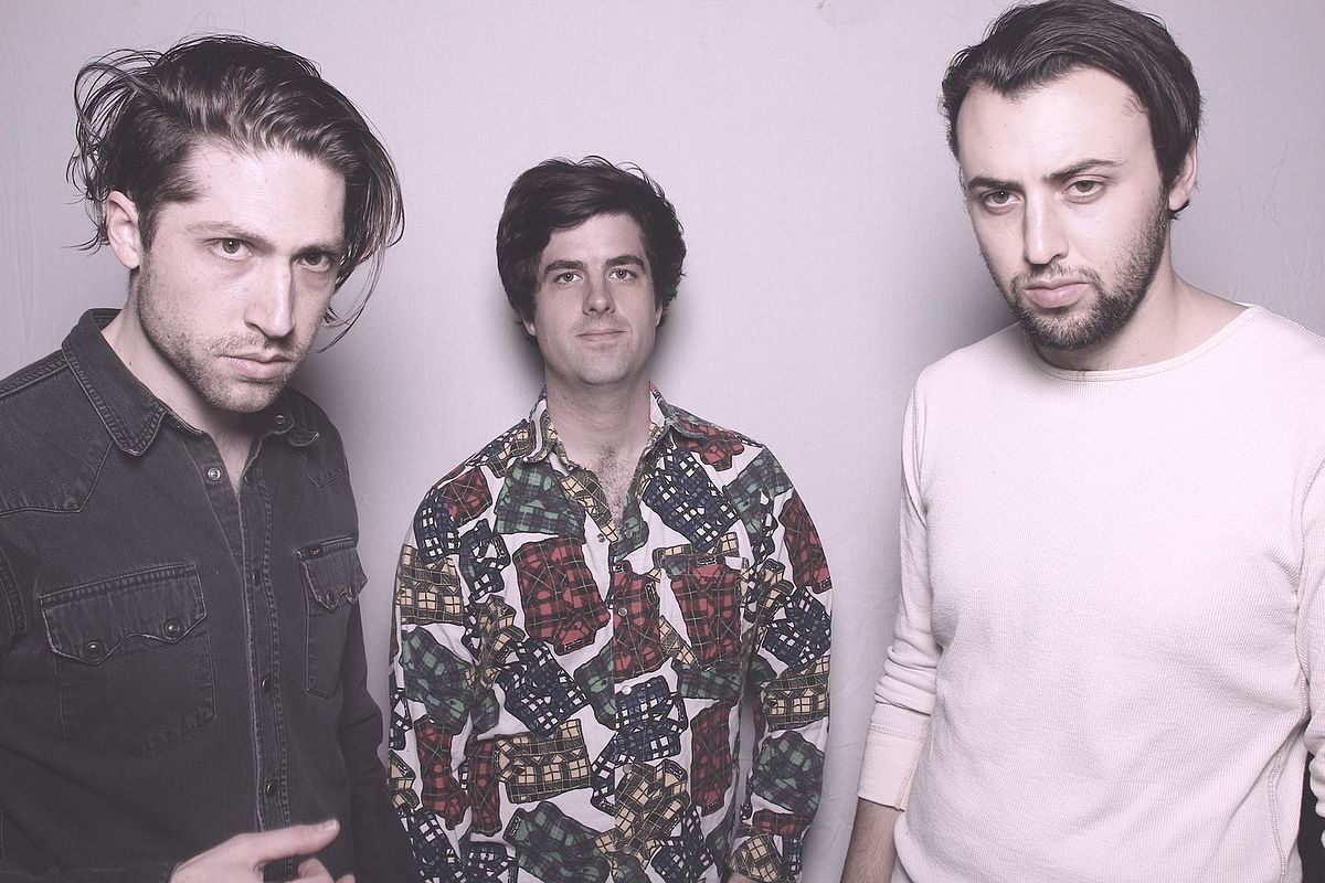 Mini Mansions Announce New Album “Guy Walks Into A Bar…” | Aesthetic ...